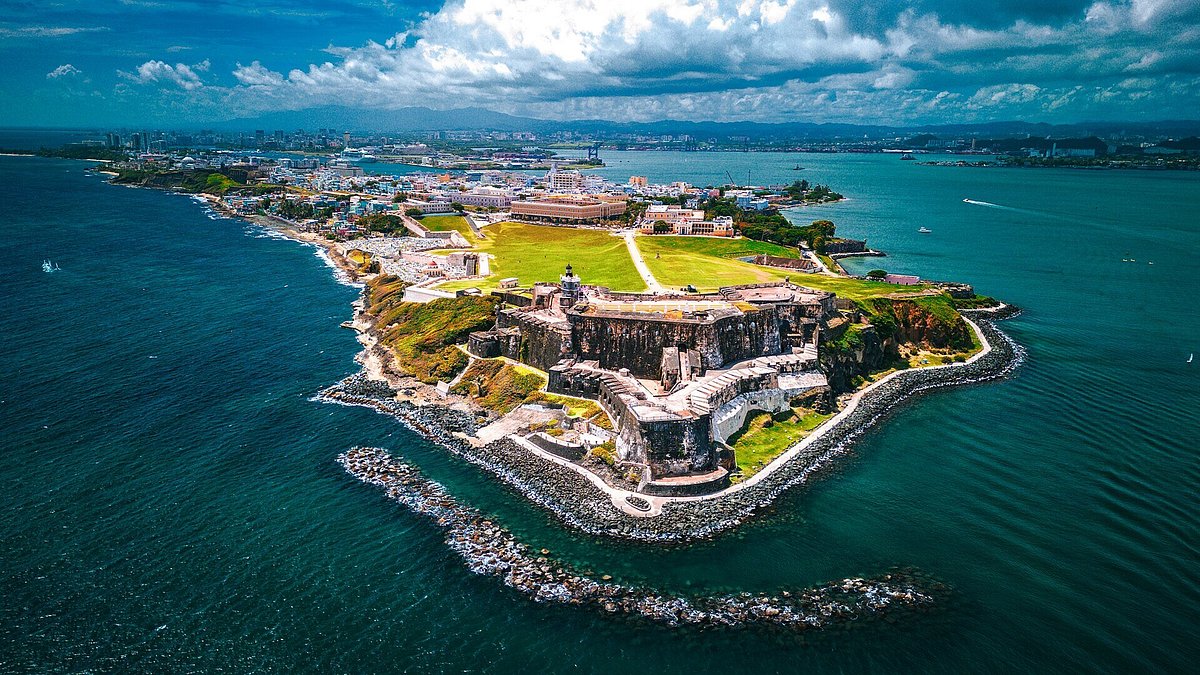 18 Best Warmest Cribbean Island to Visit in December from US